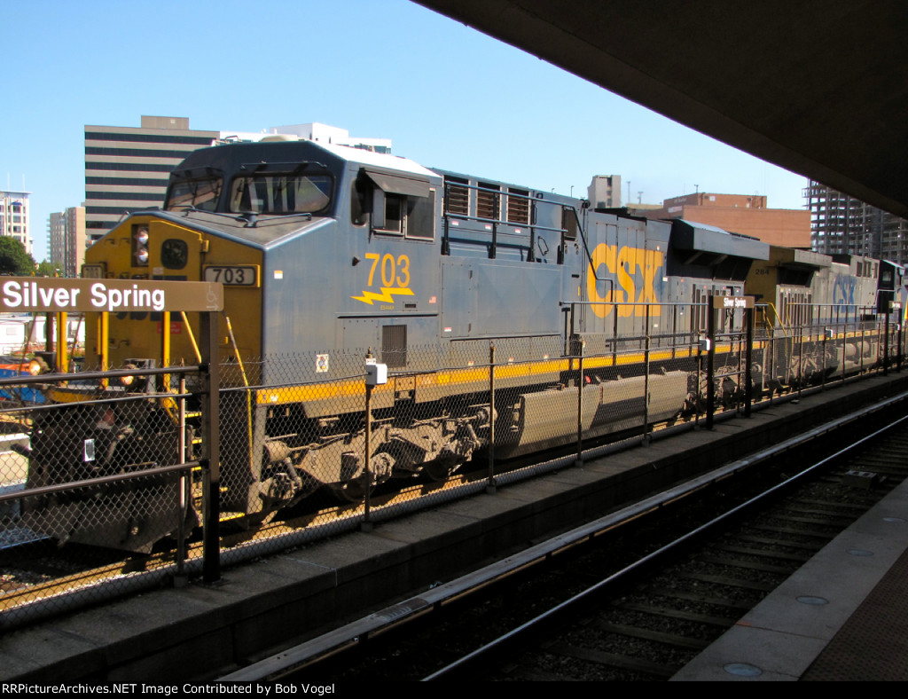 CSX ES44AH 703